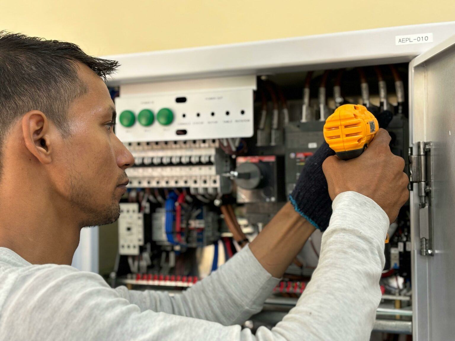 Homologar una instalación eléctrica antigua: cuándo es necesario, cómo ...